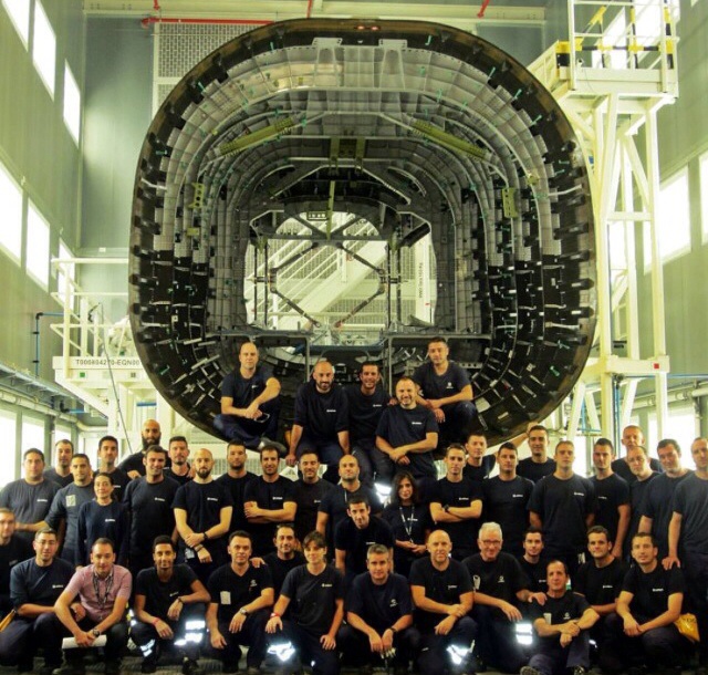 A350 XWB News: First A350-1000 fuselage assembly started at Hamburg and ...