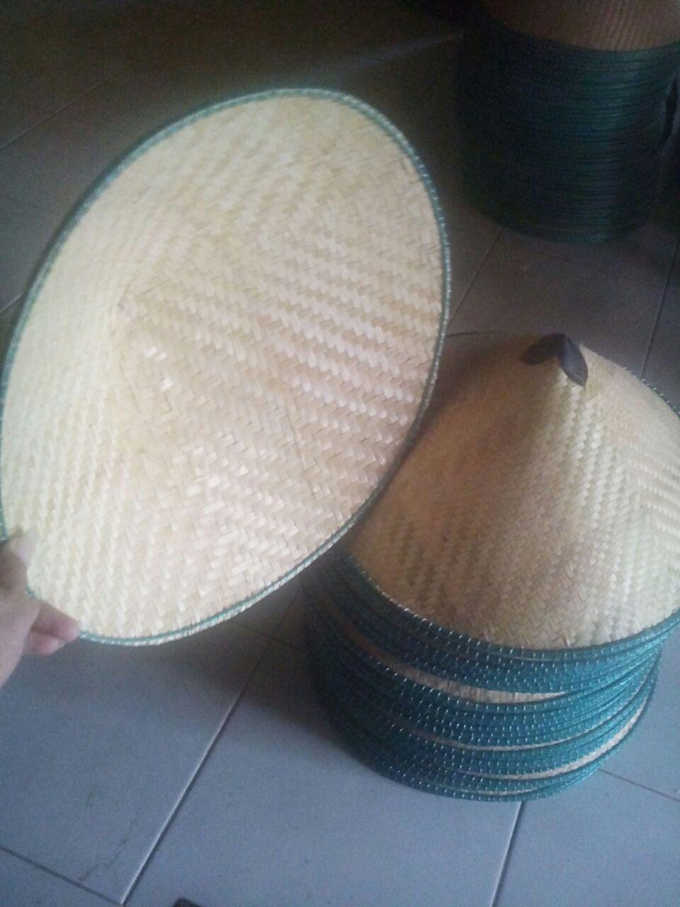 Topi Tani atau Topi Caping - souvenir magetan