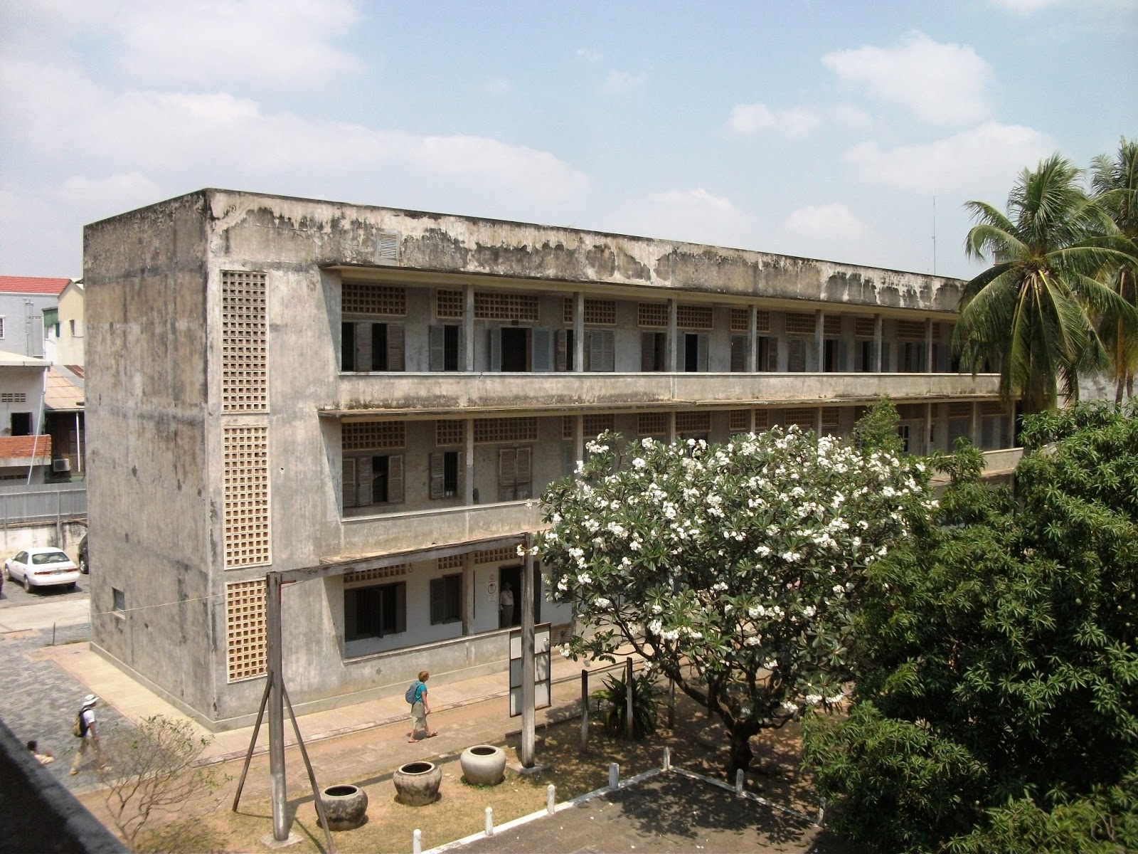 Xtina, a Backpack & a Lonely Planet!: S21 - Tuol Sleng Genocide Museum ...