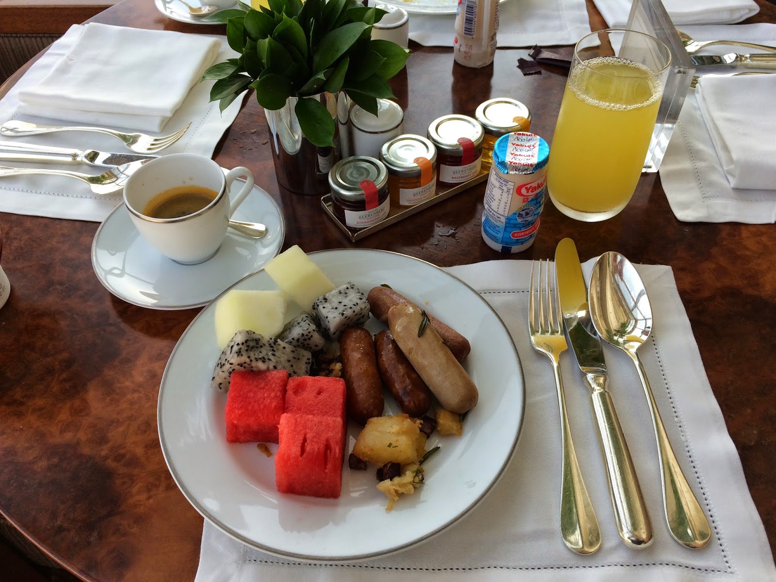 Grand Hyatt Club Lounge Breakfast - Kuala Lumpur - Travel is my ...