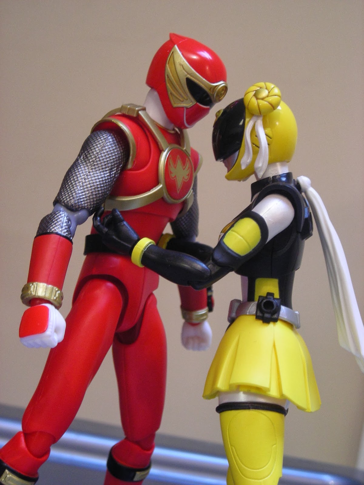 My Shiny Toy Robots: Toybox REVIEW: S.H. Figuarts Hurricane Red