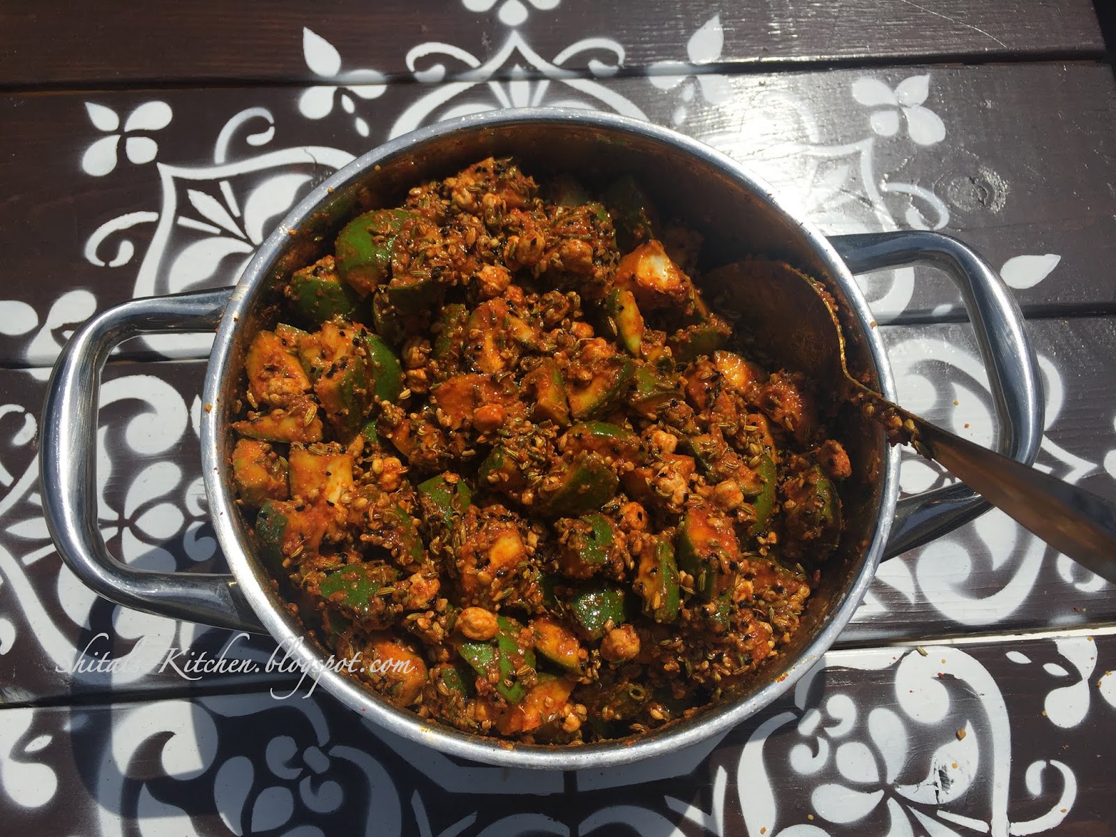 Shital's-Kitchen: Punjabi Raw Mango Pickle