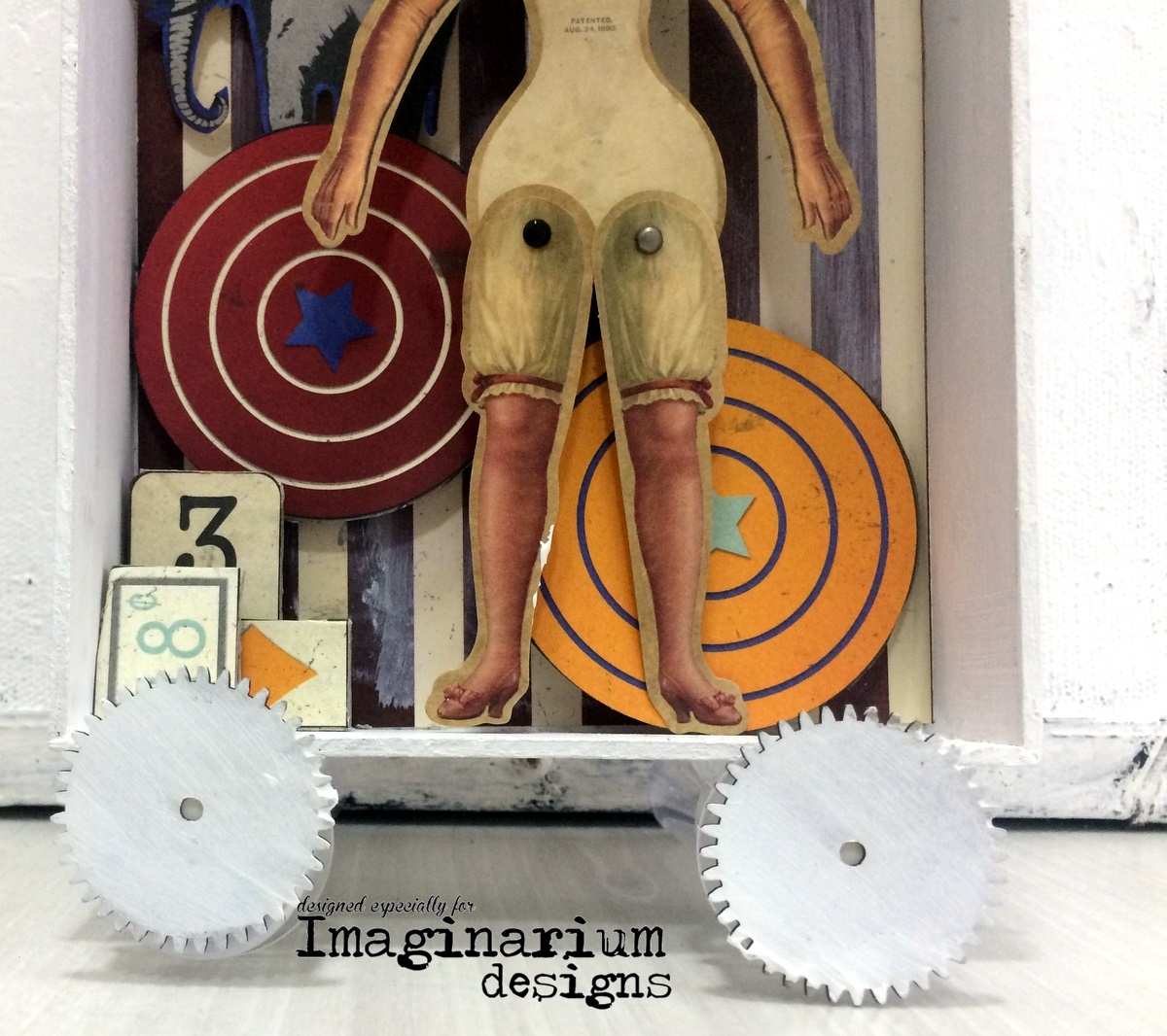 Solange Marques: Vintage Circus Shadow Boxes with Imaginarium Designs