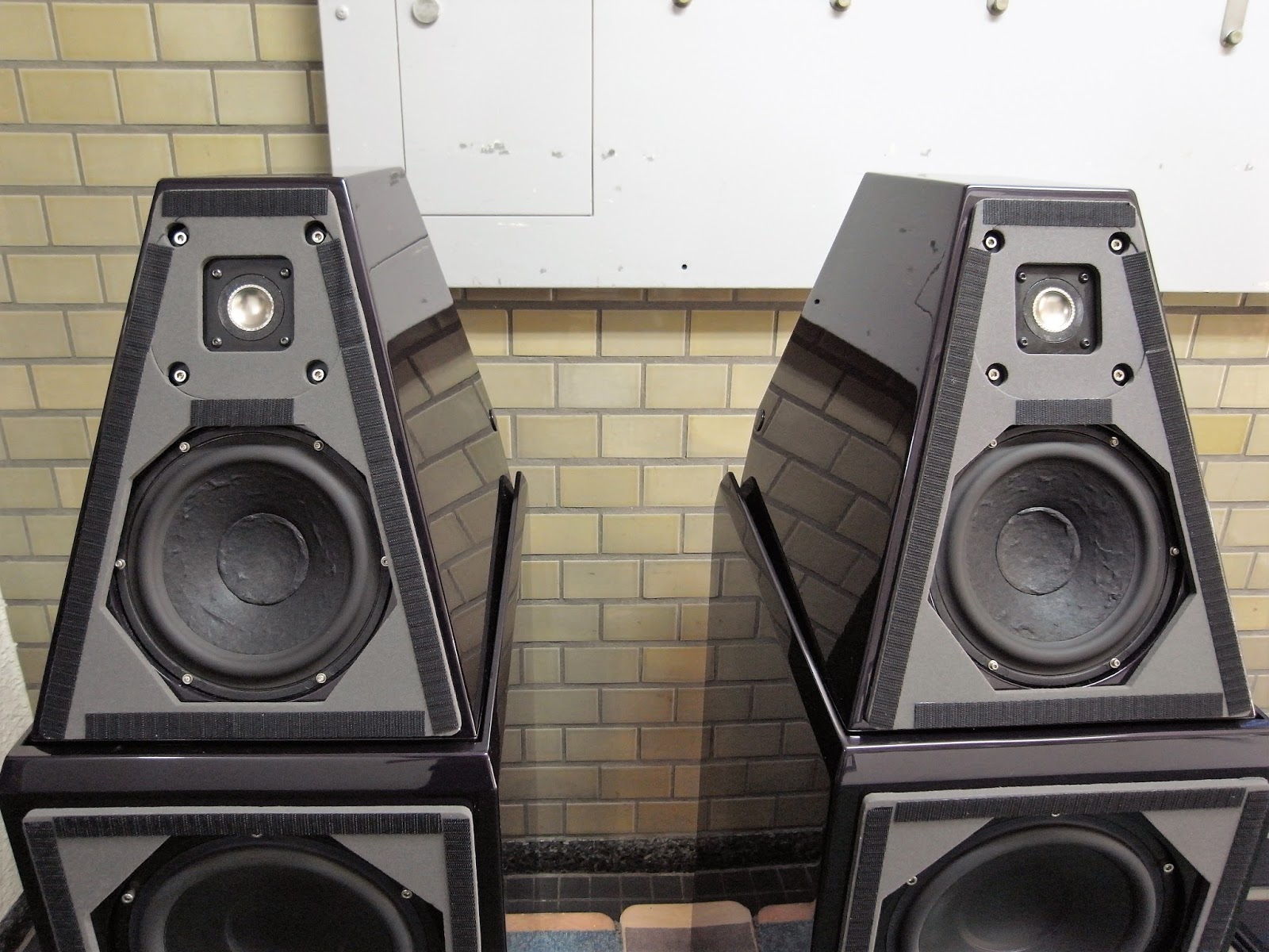 SIS AUDIO BLOG: 中古品情報 WILSON-AUDIO SYSTEM7（PORSCHE VIOLET)