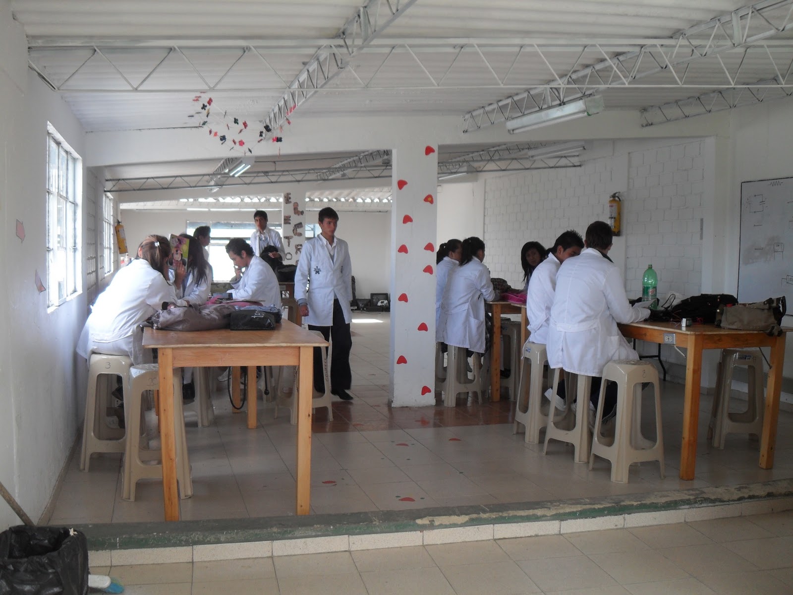 COLEGIO COOPERATIVO TÉCNICO COMERCIAL DE FUNZA: NUESTRO COLEGIO COLEGIO COOPERATIVO TÉCNICO COMERCIAL DE FUNZA: NUESTRO COLEGIO