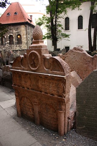 Storia e storie di donne e uomini