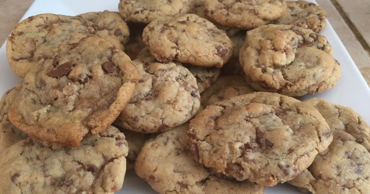 Mother, Wife, and Crafter: Tasty Treat Tuesday: Toffee Bit Chip Cookies