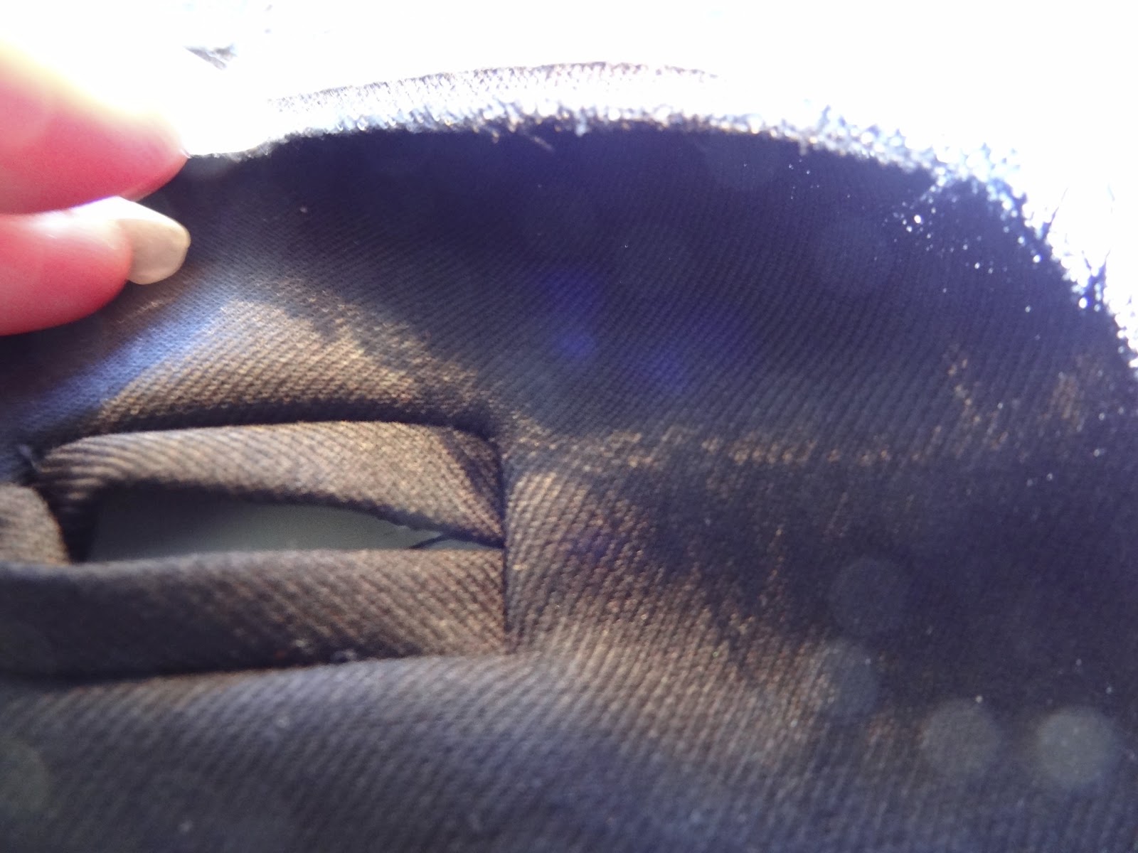 JuliaBobbin: Tutorial: Bound Button-Holes and Facings