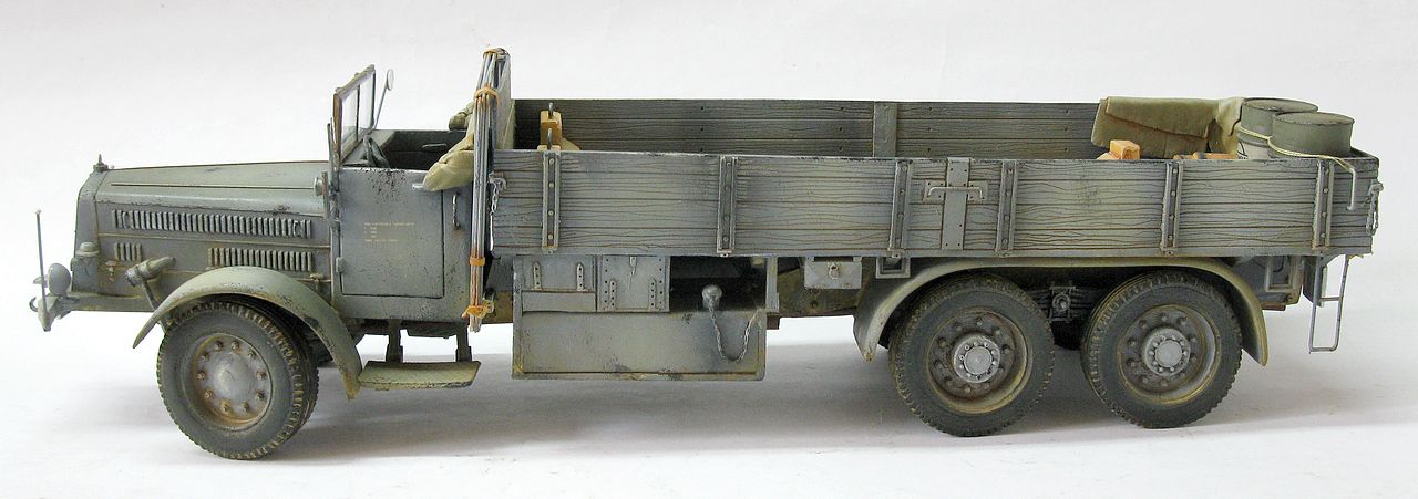 Panzerserra Bunker- Military Scale Models in 1/35 scale: Faun L900 D567 ...