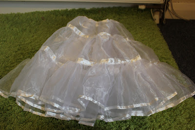 The Little Red Squirrel: I made my very own petticoat!