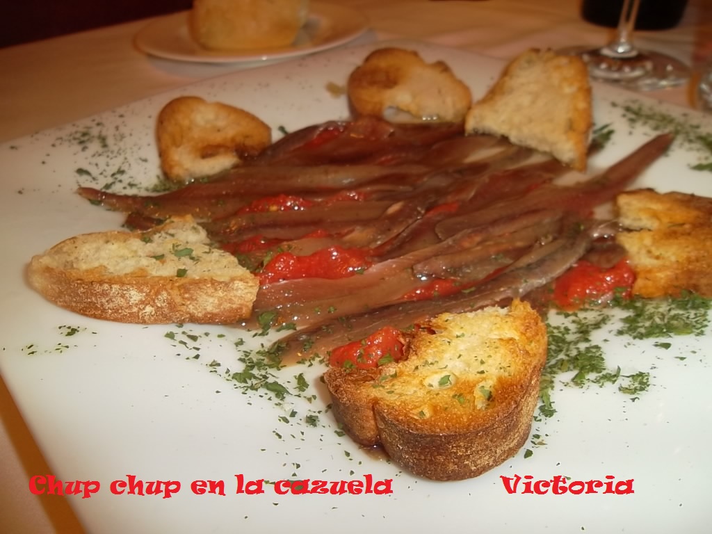 Chup chup en la cazuela: ANCHOAS CON BASE DE TOMATE Y TOSTADAS