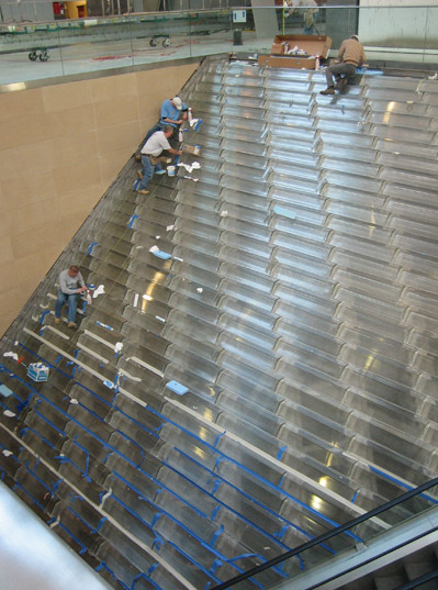 Objetos con Vidrio: "Ice Falls" in the Hearst Tower