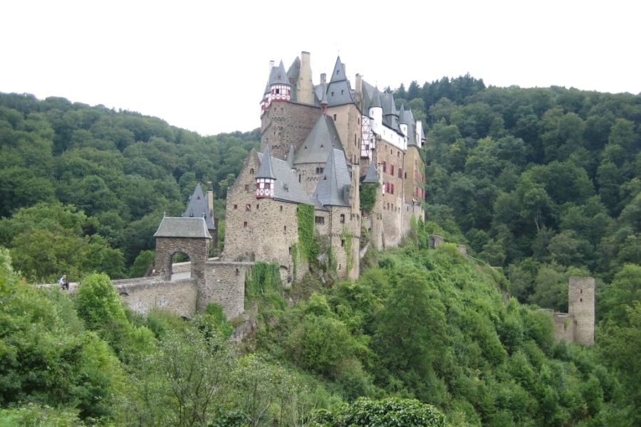 Dortmund Airport Transfers: BEAUTIFUL CASTLES AND PALACES OF GERMAN