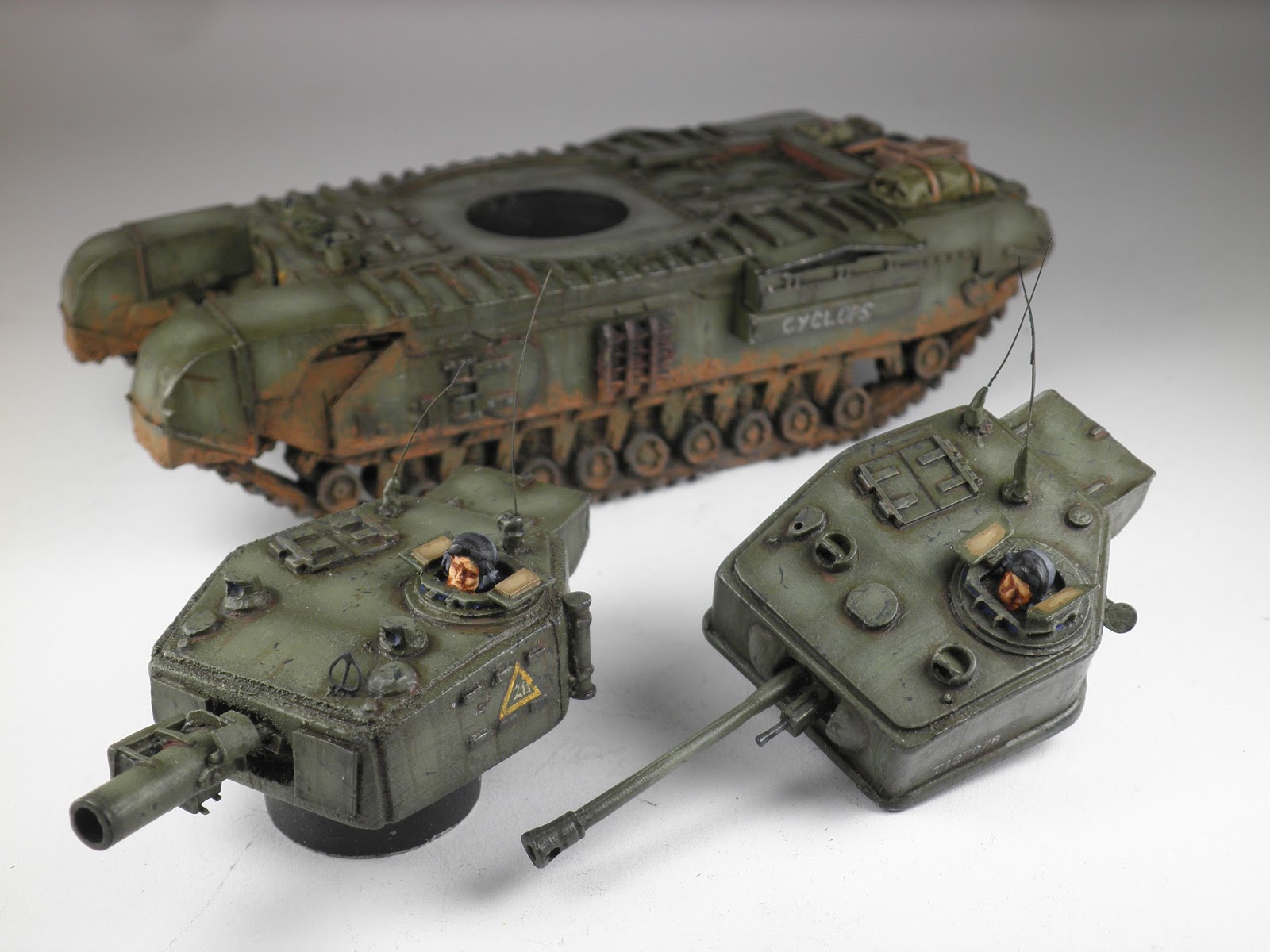JOHN BOND's WARGAMING STUFF: CHURCHILL TANK 28mm + SCRATCH BUILD AVRE ...