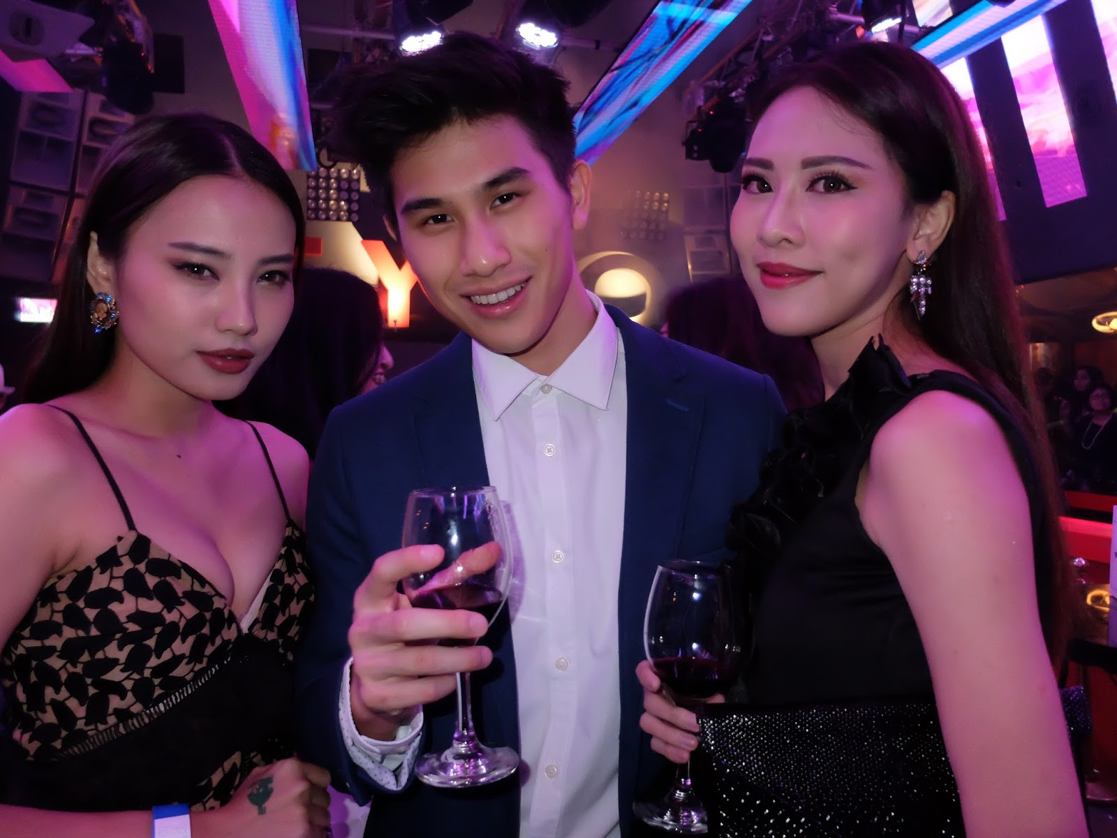 Kee Hua Chee Live!: PART 5 OF THIRD AND LAST NIGHT OF MERCEDES-BENZ ...