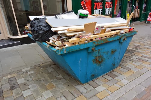 Skips In Britain Rubbish Receptacles - Britain All Over Travel Guide