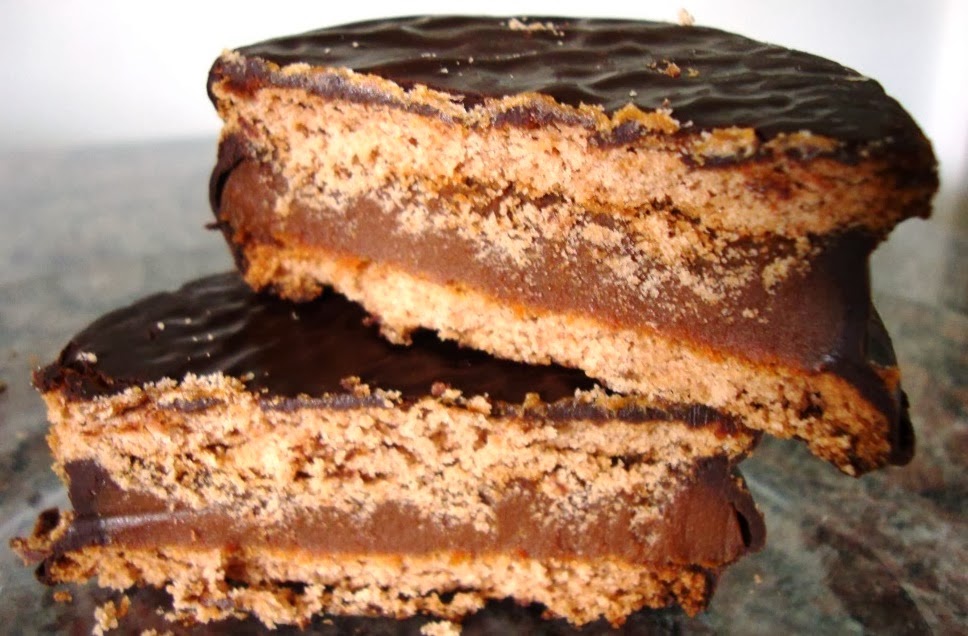 Truffel d'Oro: Alfajor Negro - La Recoleta