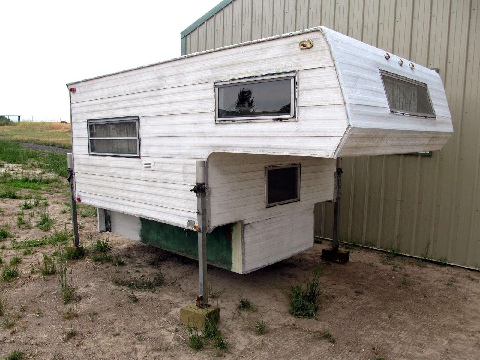 Anyone know what model camper Cody is using for the habitation module ...