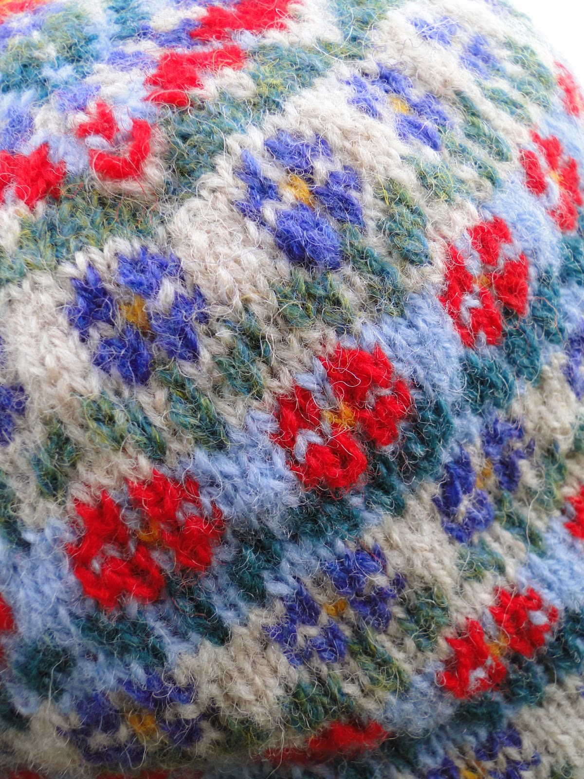Nessa's Place: Peerie Flooers, A Fair Isle Finish