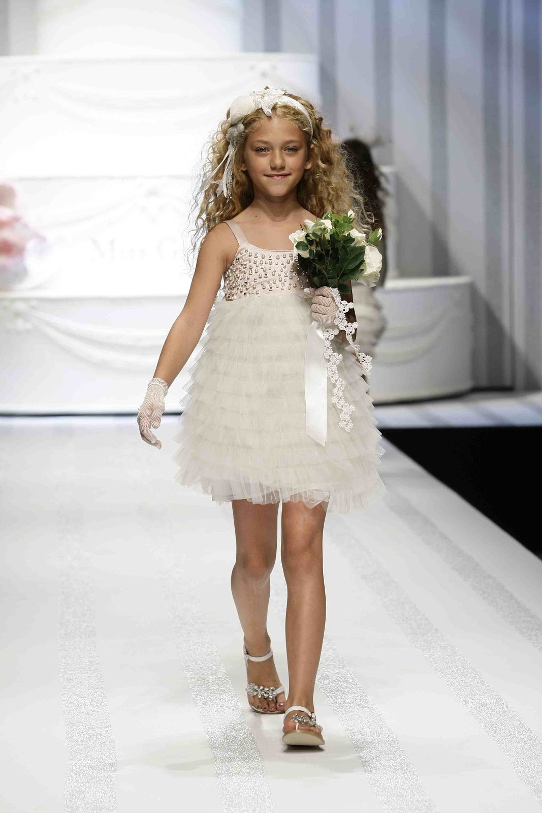 Emoo Fashion: Childrens Fashion Dresses 2012