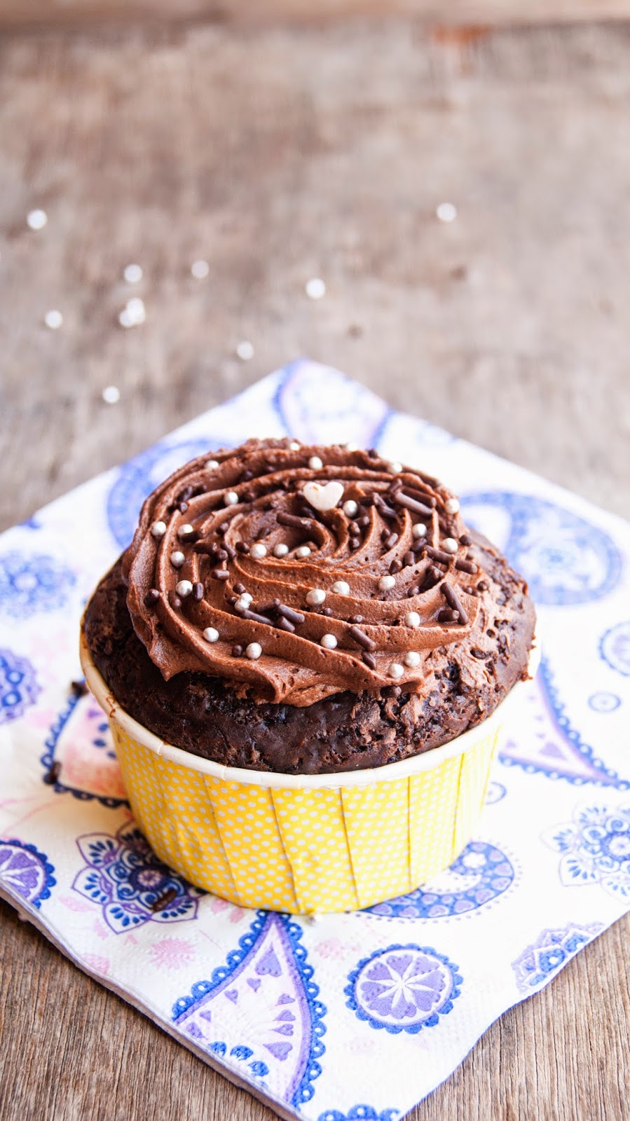 Always Hungry: Eggless chocolate cupcake - Single serving