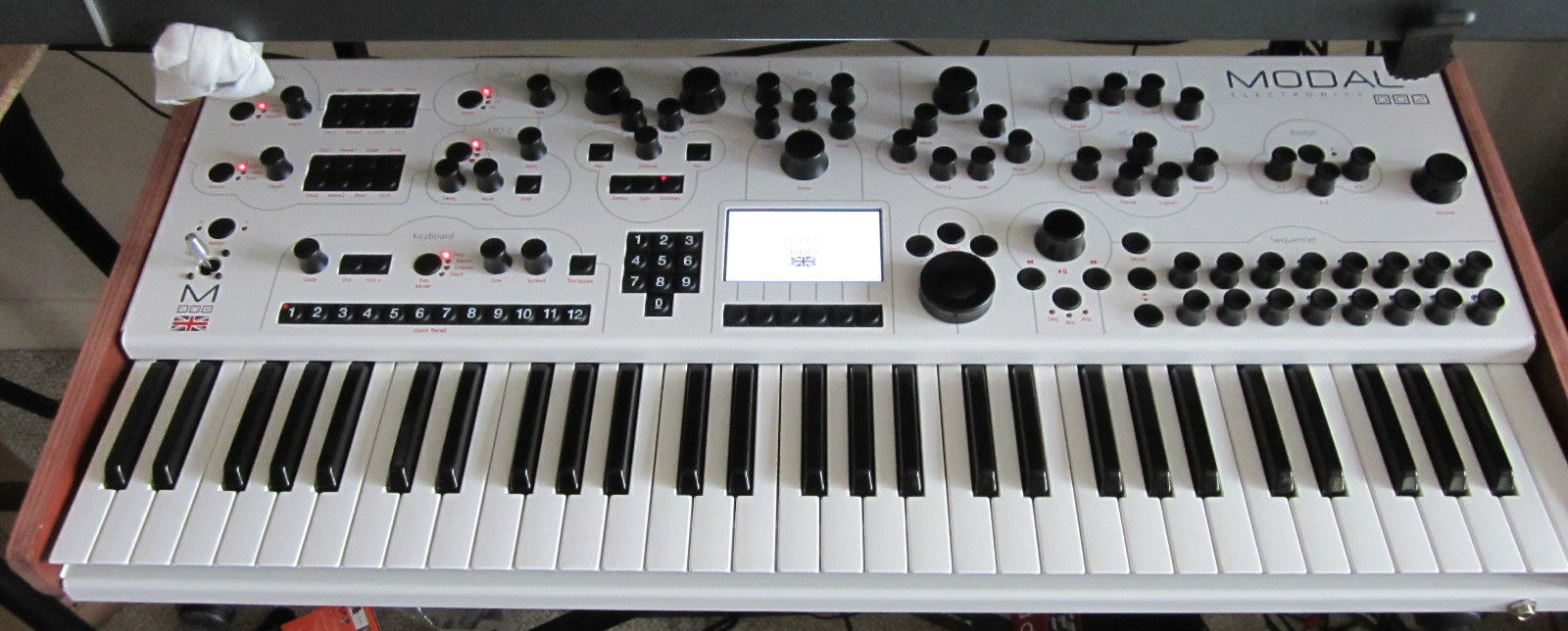 MATRIXSYNTH: modal 002 synth keyboard