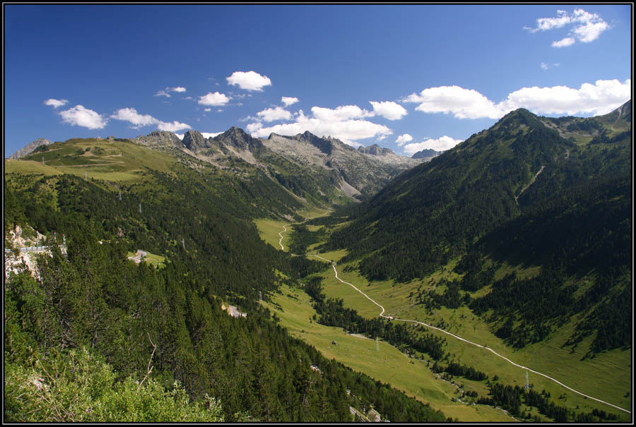 LAS AGUAS MODIFICAN EL RELIEVE: TIPOS DE VALLES