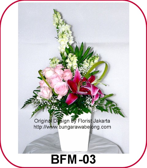 Rangkaian Bunga Meja Minimalis | Telp 021-41675773 | Florist Krisna ...