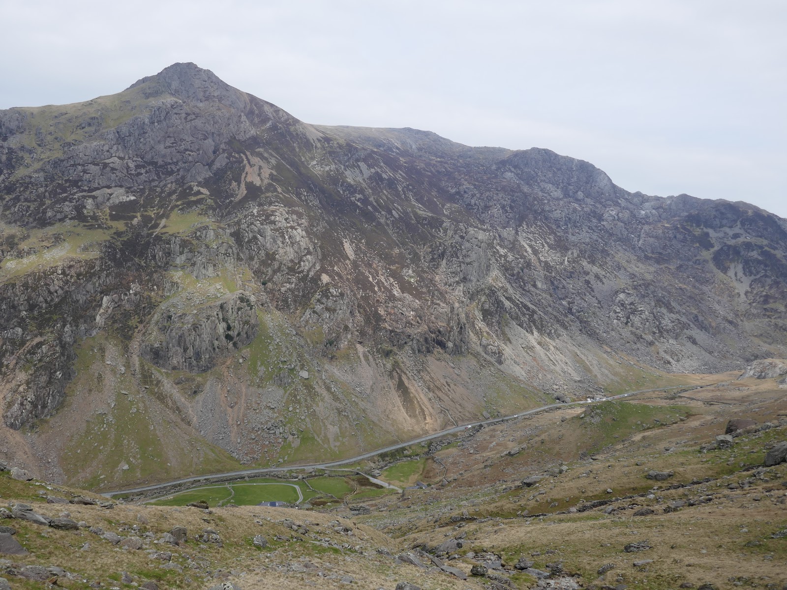 All The Gear But No Idea: The Cwm Uchaf Horseshoe (the Clogwyn y Person ...