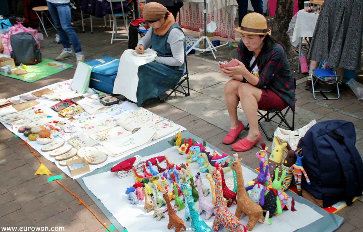 Free Market, el mercadillo de artistas de Hongdae [Eurowon]