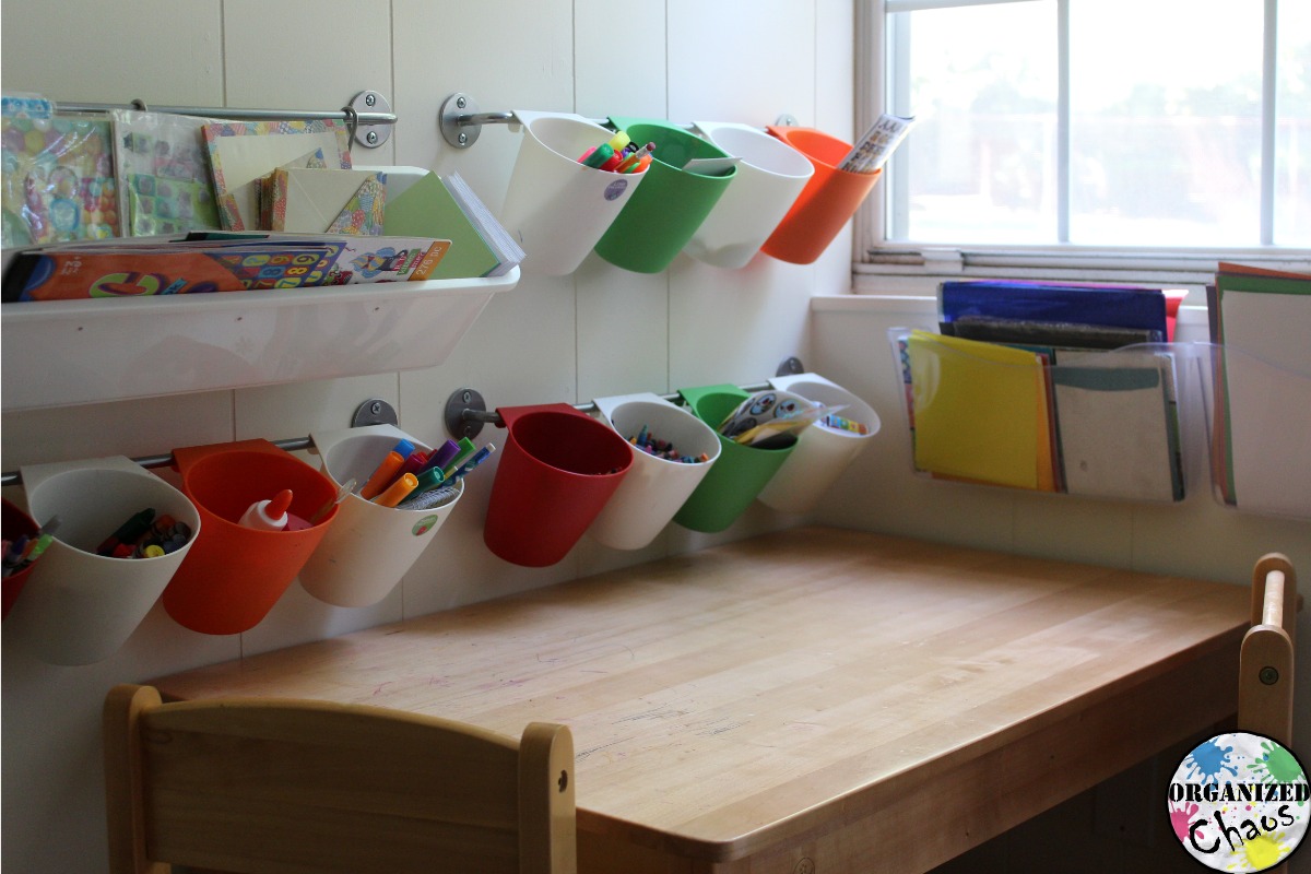 an organized art station for preschoolers | Organized Chaos