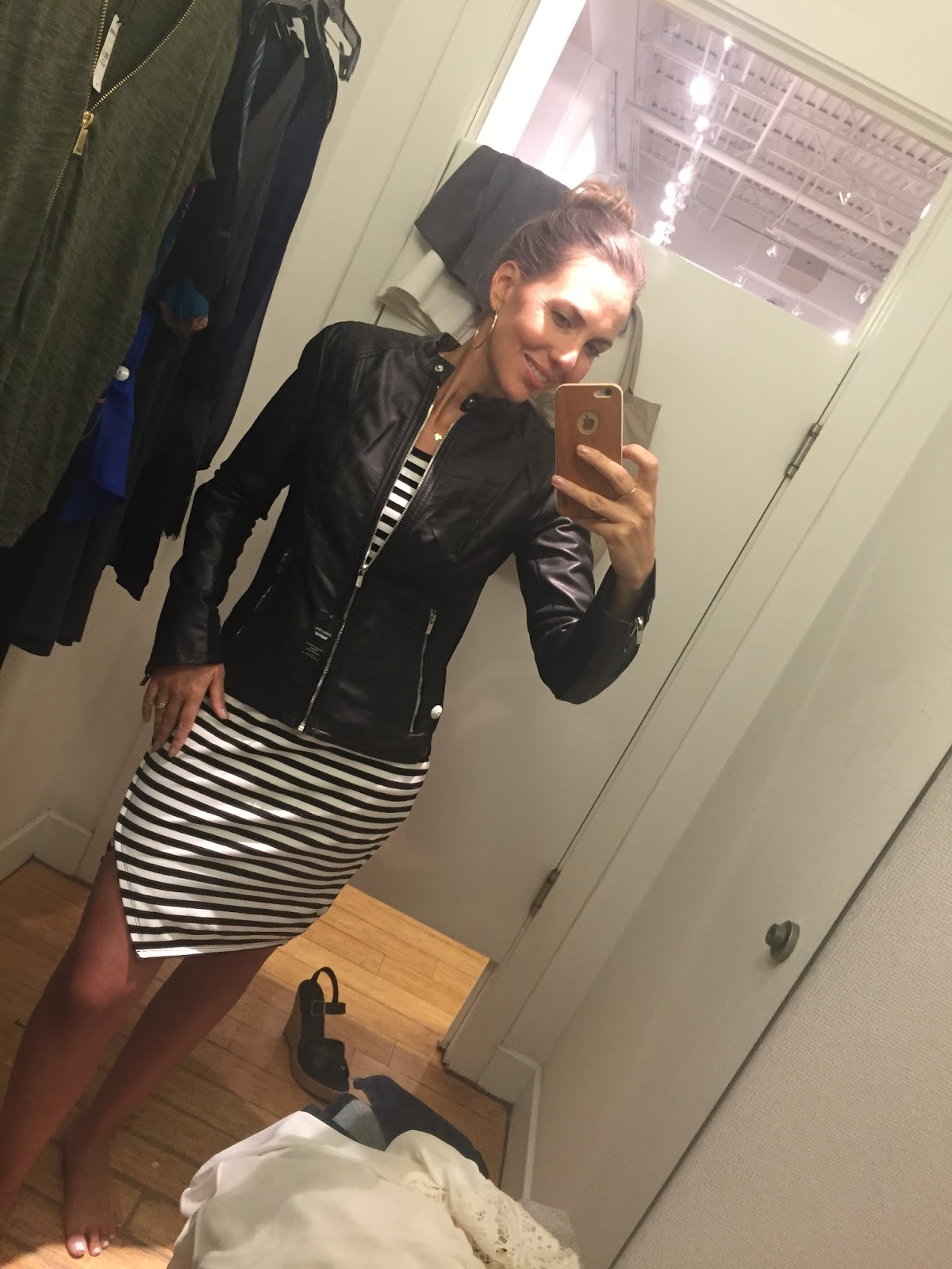 On prairie hill: Dressing room selfies at Express