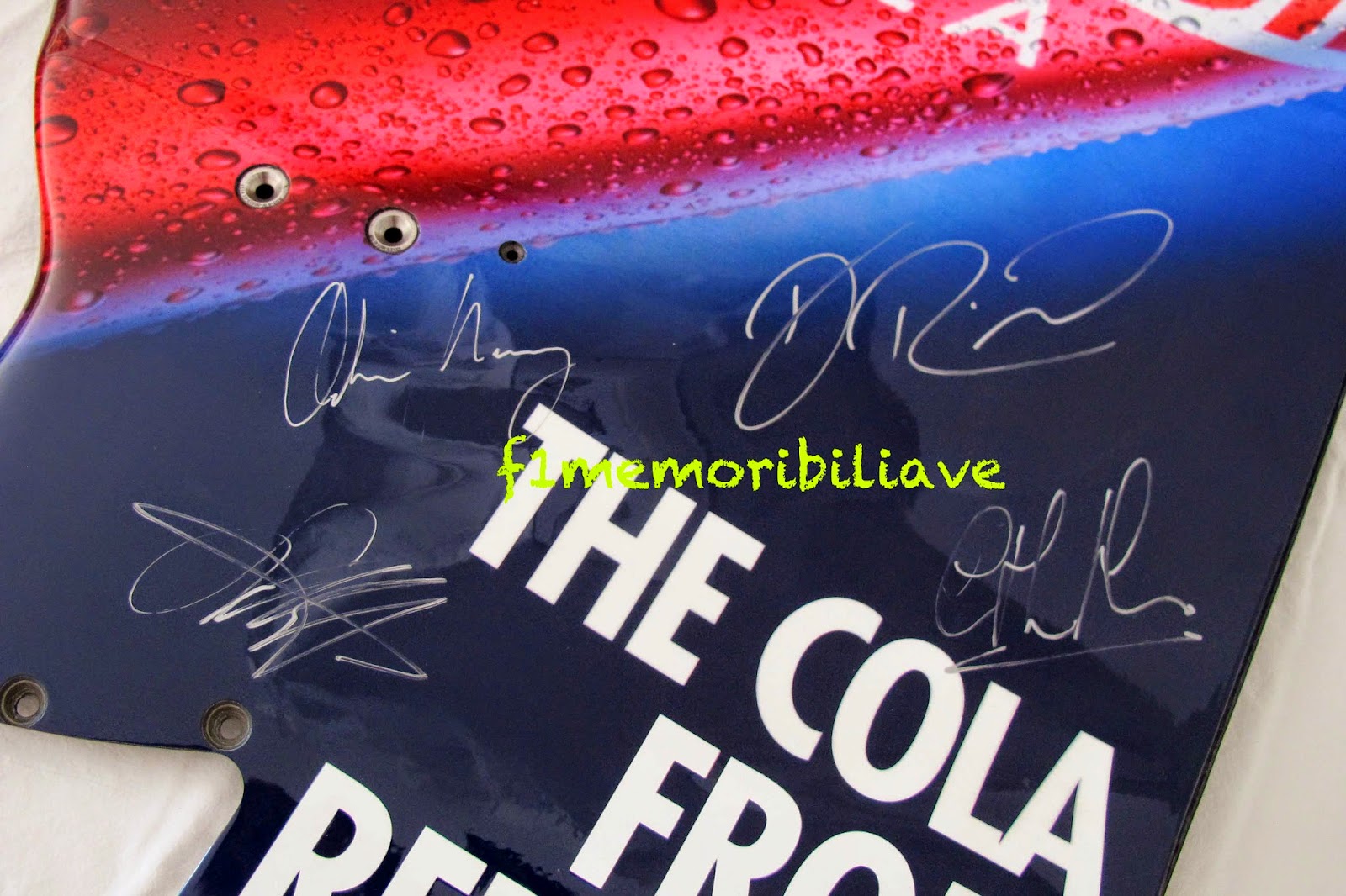 Formula 1 Memoribilia: New arrival... Red Bull Racing RB5 Rear Wing End ...