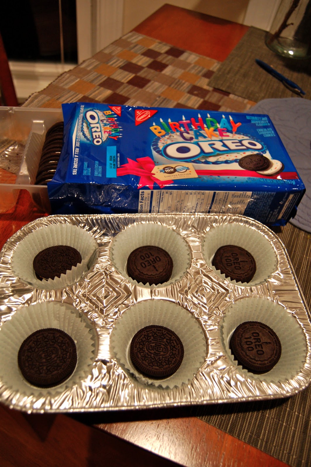 COLLECTING SPARKS.: Surprise Cupcakes: Happy 100th Birthday, Oreo!