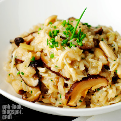 Ooh, Look...: A yoshoku Japanese mushroom risotto