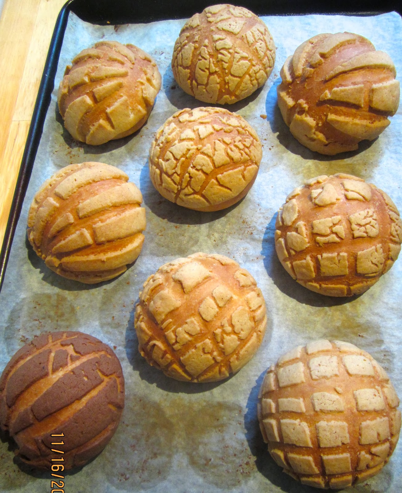 Brot & Bread: BEST MEXICAN CONCHAS