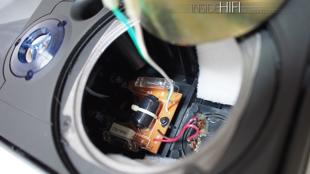 Inside Hi-Fi: JBL CM42