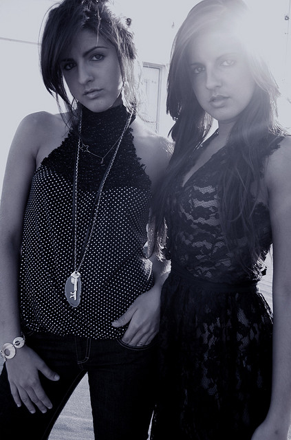 Probably The Prettiest Twin Sisters You Have Seen Ye Kya Chutiyapa Hai