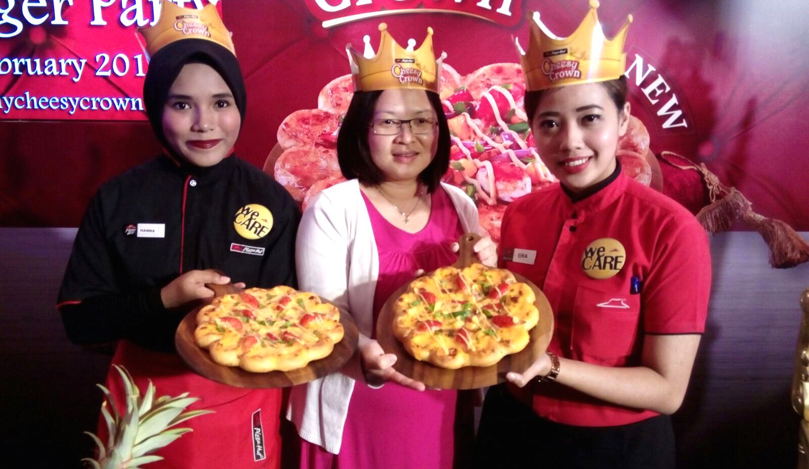 MAKAN MALAM ALA DIRAJA PIZZA HUT | PIZZA CHEESY CROWN