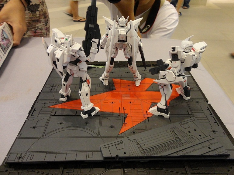 GUNDAM GUY: HG 1/144 Genoace Custom, G-Bouncer & G-Exes w/ Custom Woolf ...