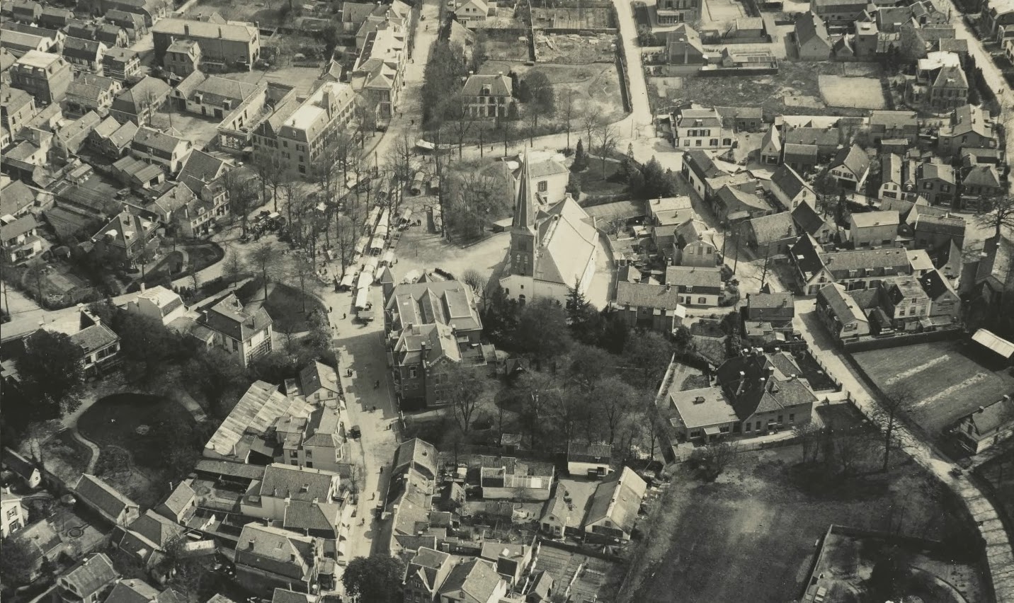 Geheugenvanbaarn.nl: Centrum Baarn vanuit de lucht