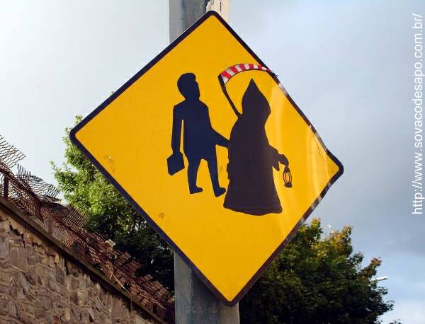 Placas de trânsito engraçadas | Sovaco de Sapo
