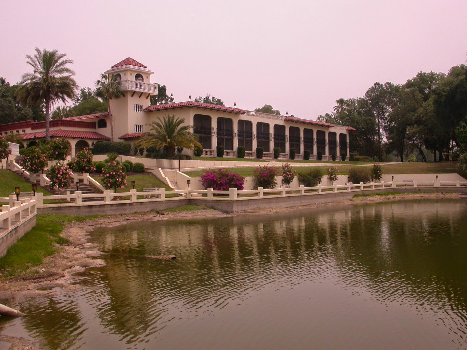 "Dayaways": The Grape Stomp at Lakeridge Winery