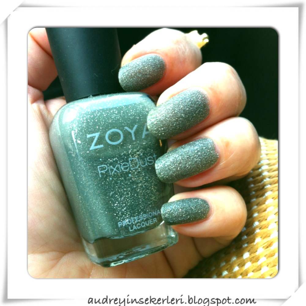 AUDREY : Günün Ojesi Zoya Pixie Dust London..