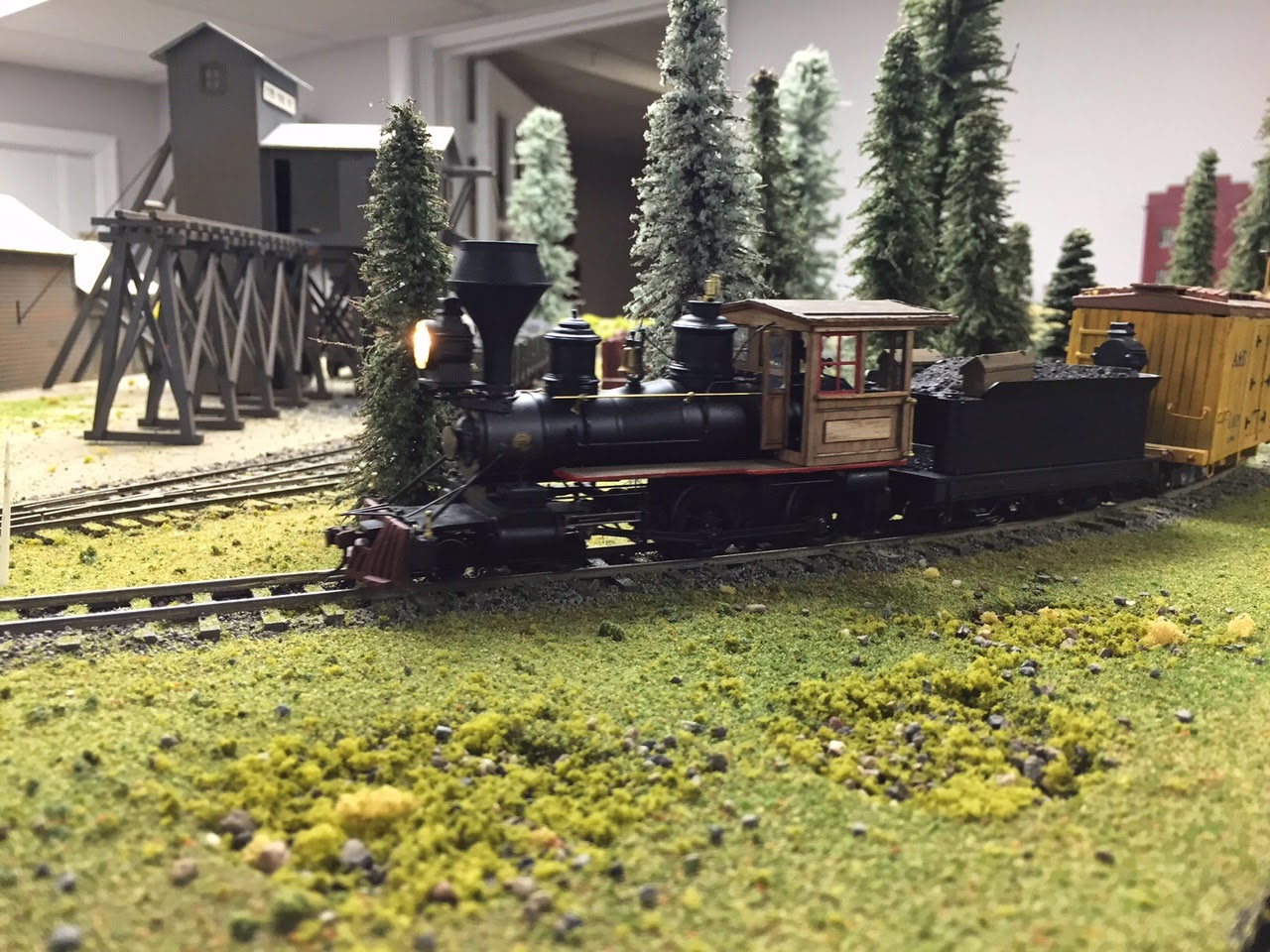 Modeling Narrow Gauge: On30 4-4-0 Nears Completion
