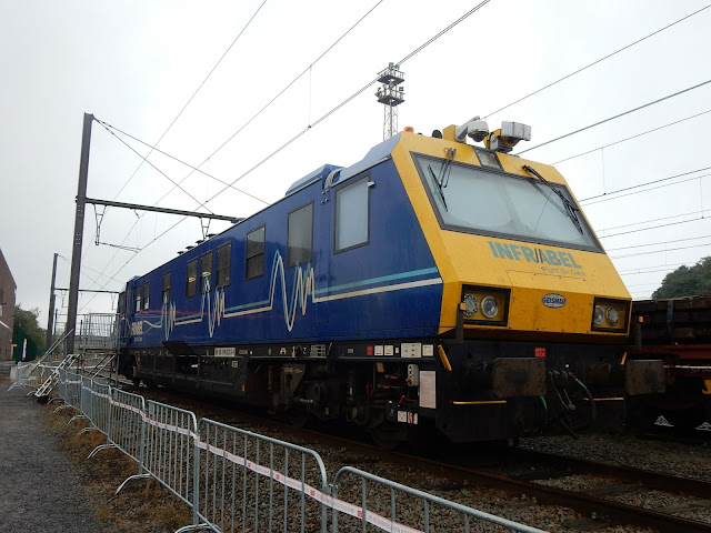 LA PASSION DU TRAIN: INFRABEL, EM 203 et HLD62 à La Louviére (B)