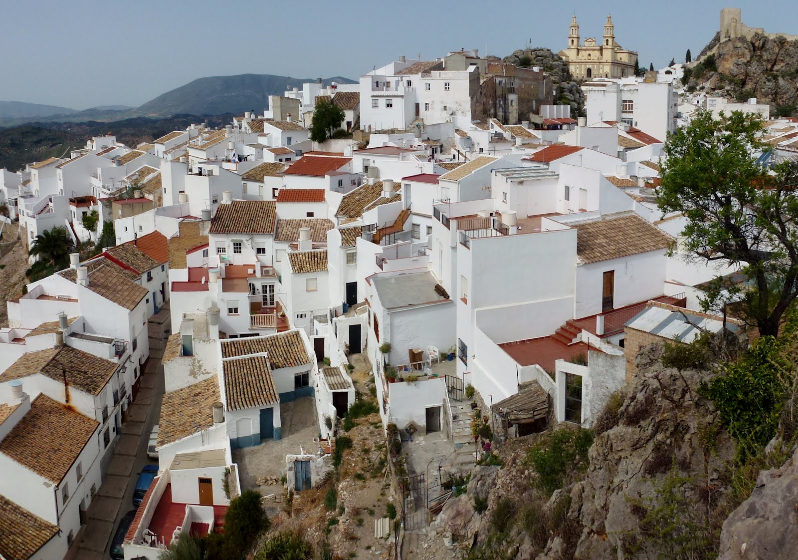 Olvera diary: Pretty in pink