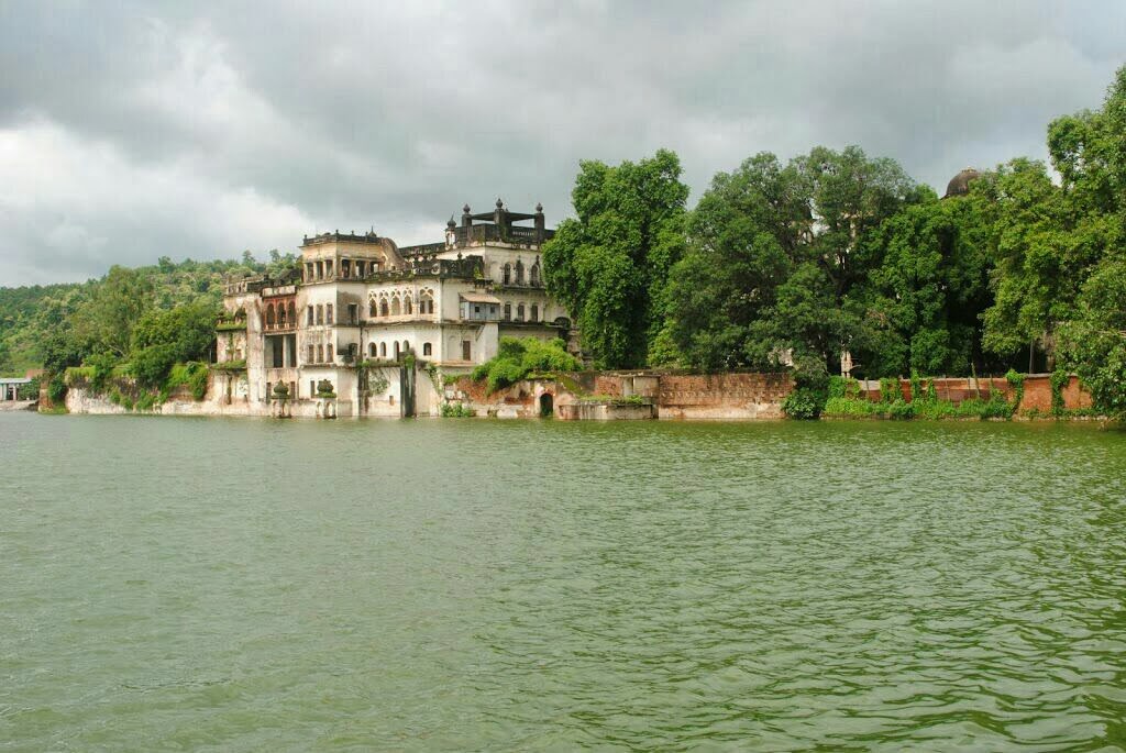 MAKBOOL FIDA HUSSAIN: 05/14/11