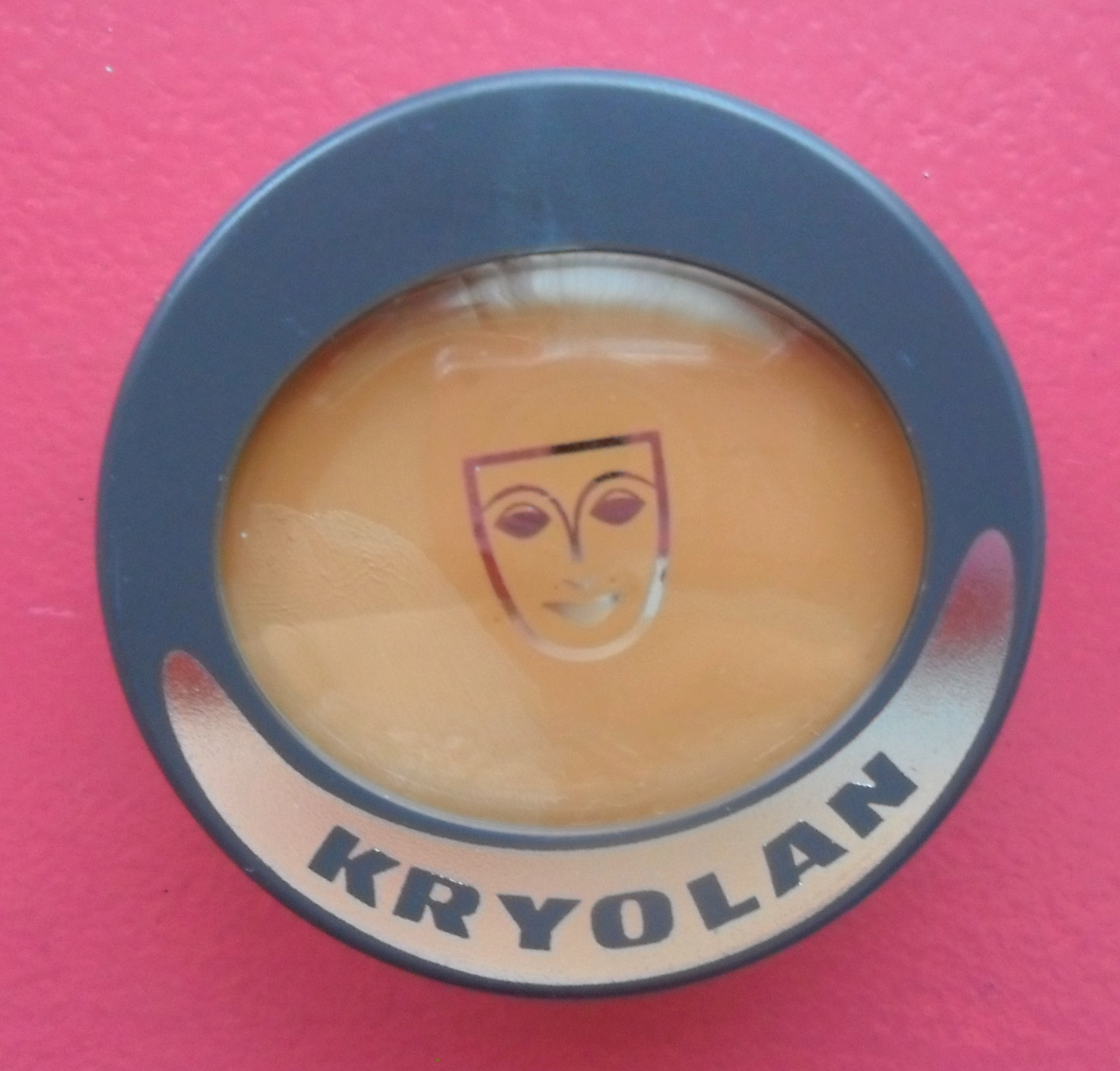 KRYOLAN: maquillaje profesional! / Estilismo y make-up