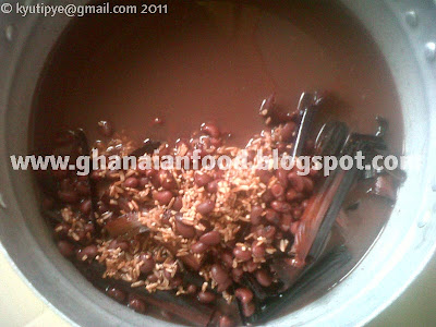 Ghanaian Food: Waakye with Fried Fish and Wele stew